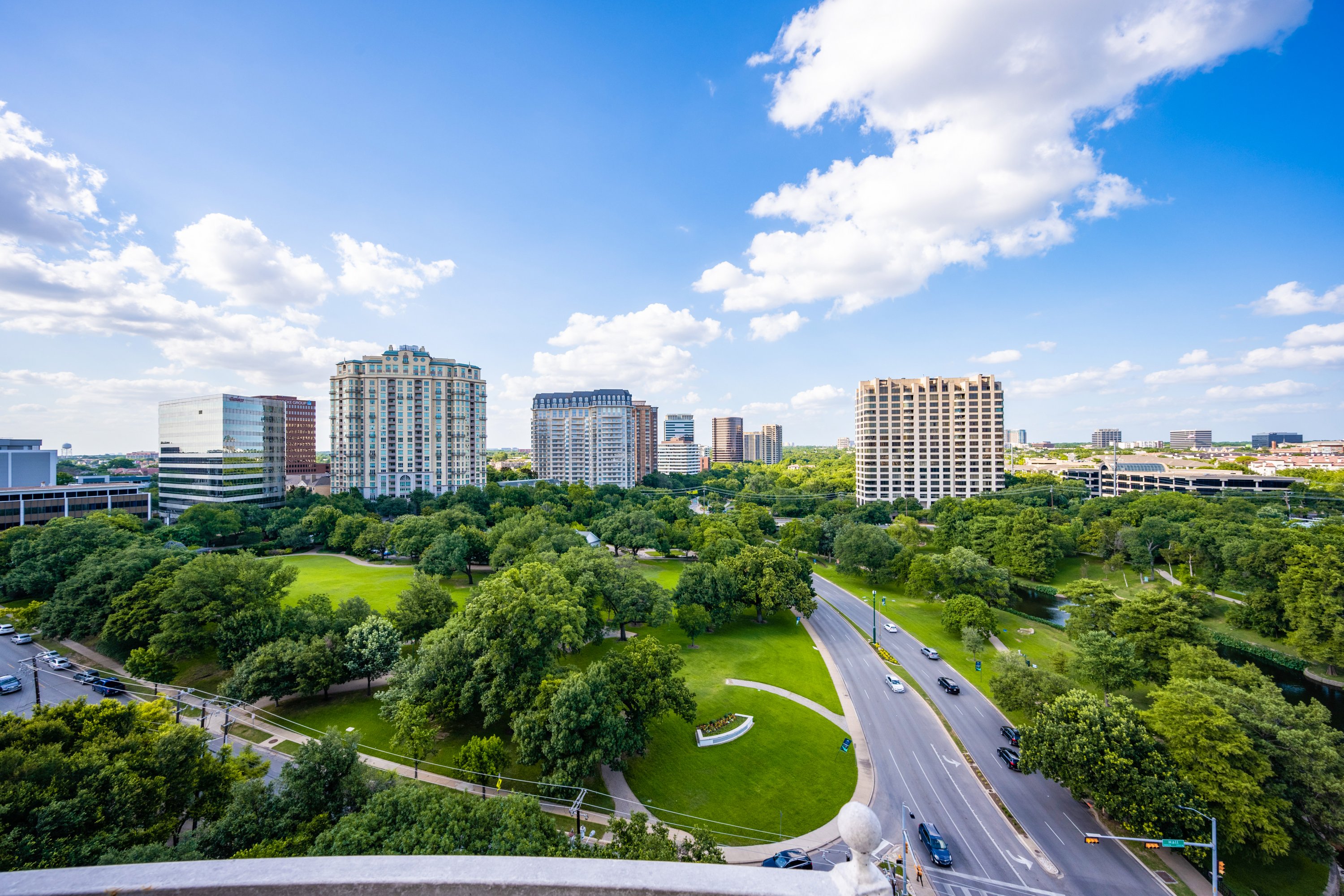 Luxury High-Rise Condos on the 3500 Block of Turtle Creek Boulevard – Dallas, TX