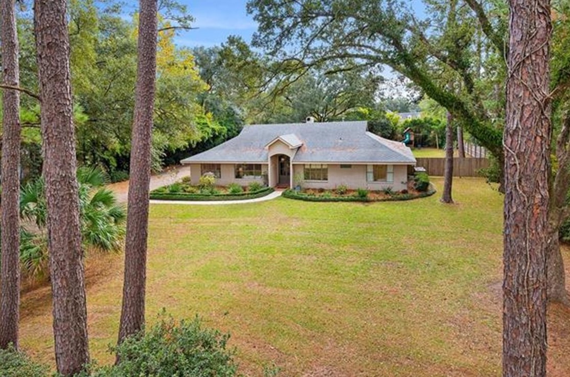 Julie Maillet - Smith & Core Real Estate